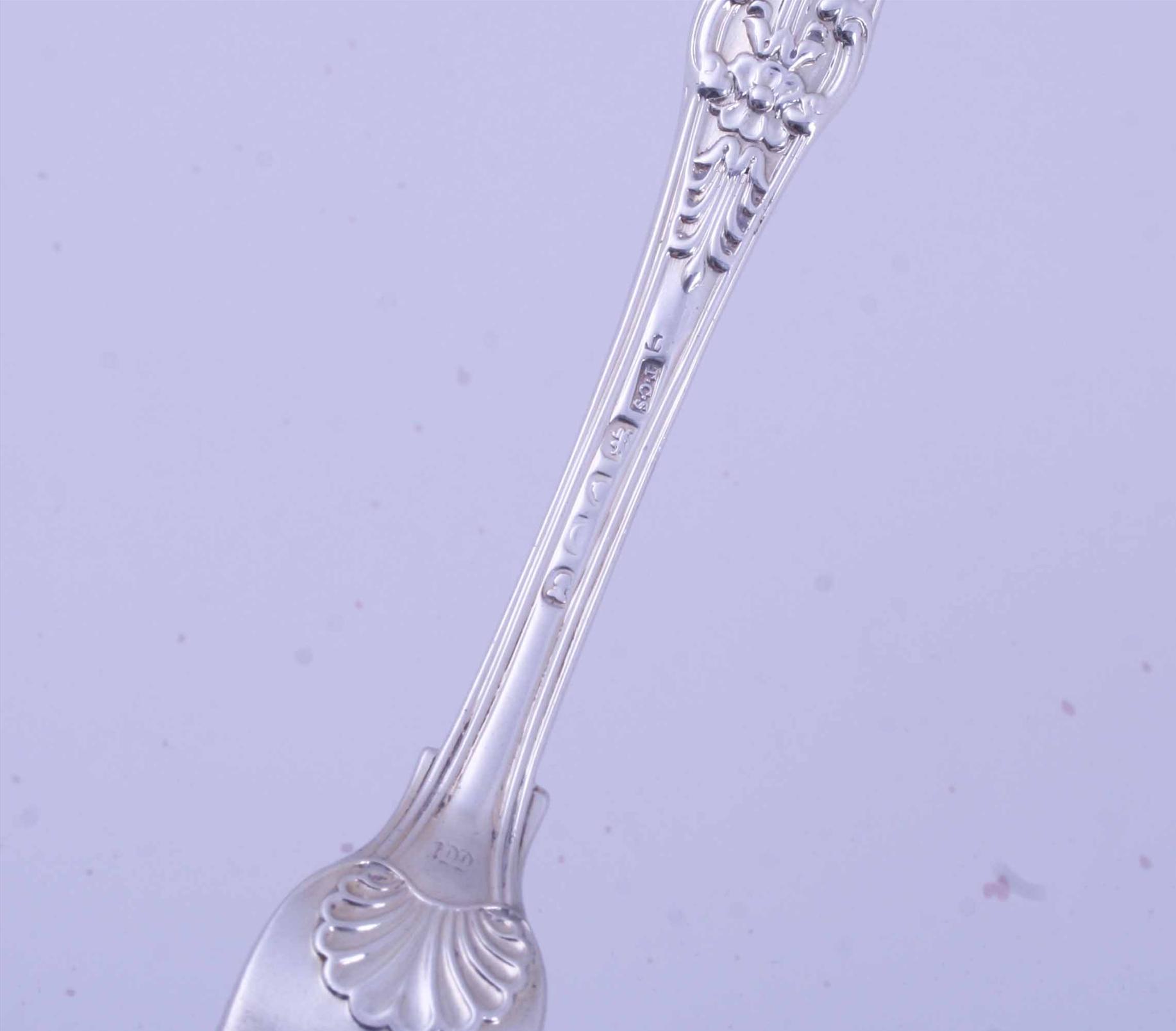 A George IV Queen's pattern sterling silver dessert fork ...