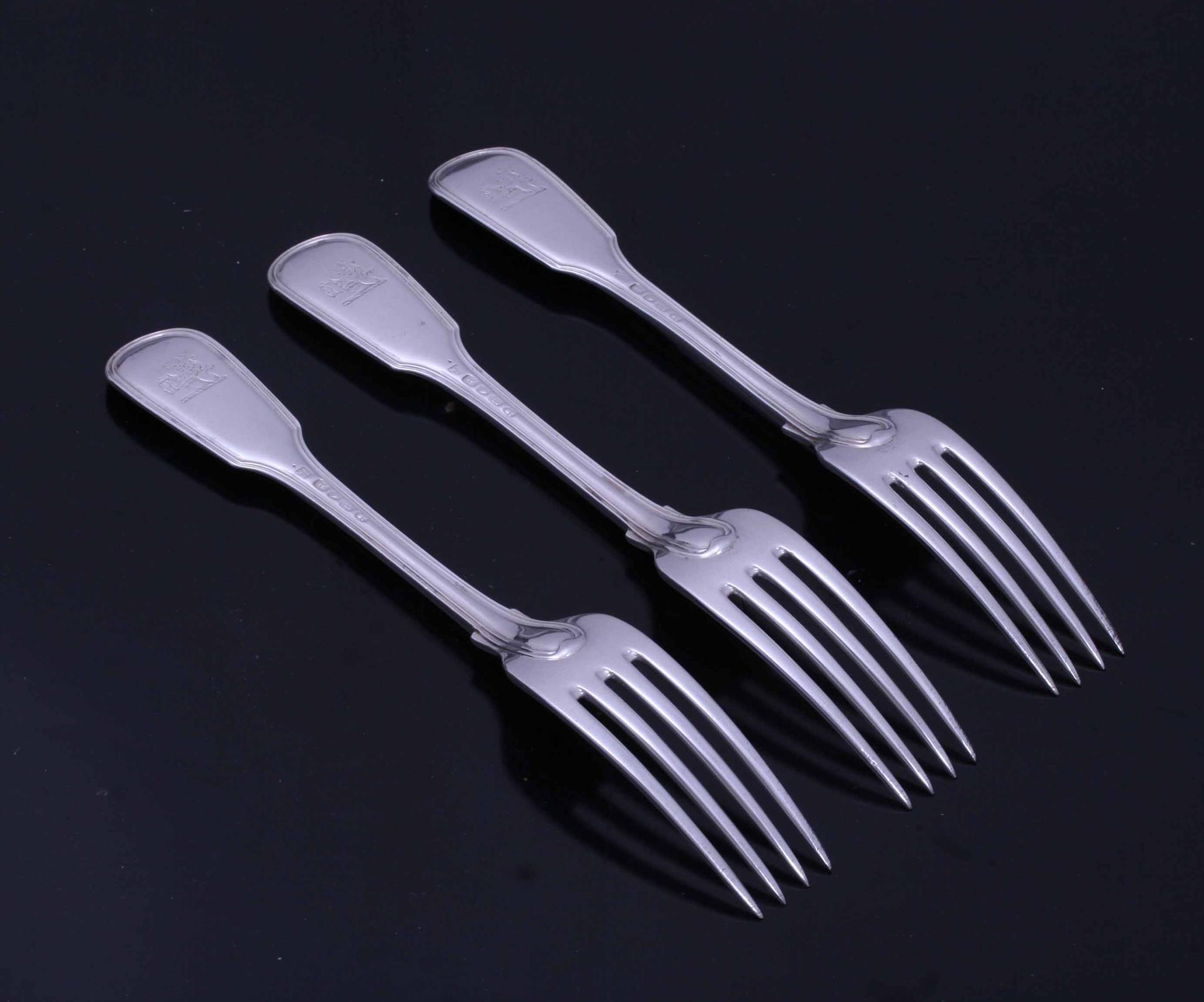 Three George IV fiddle and thread pattern sterling silver table forks ...