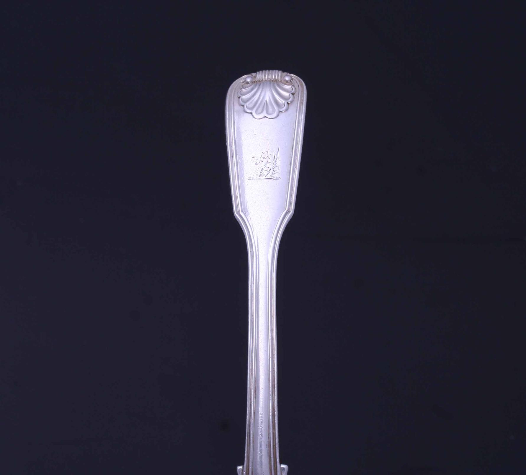 A Victorian sterling silver fiddle, thread and shell pattern teaspoon ...