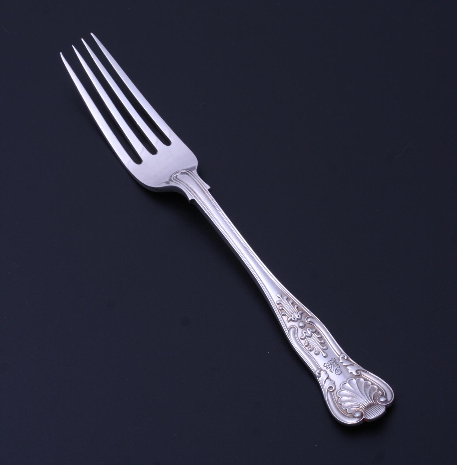 REGIMENTAL: An Edwardian King;s pattern sterling silver dessert fork ...