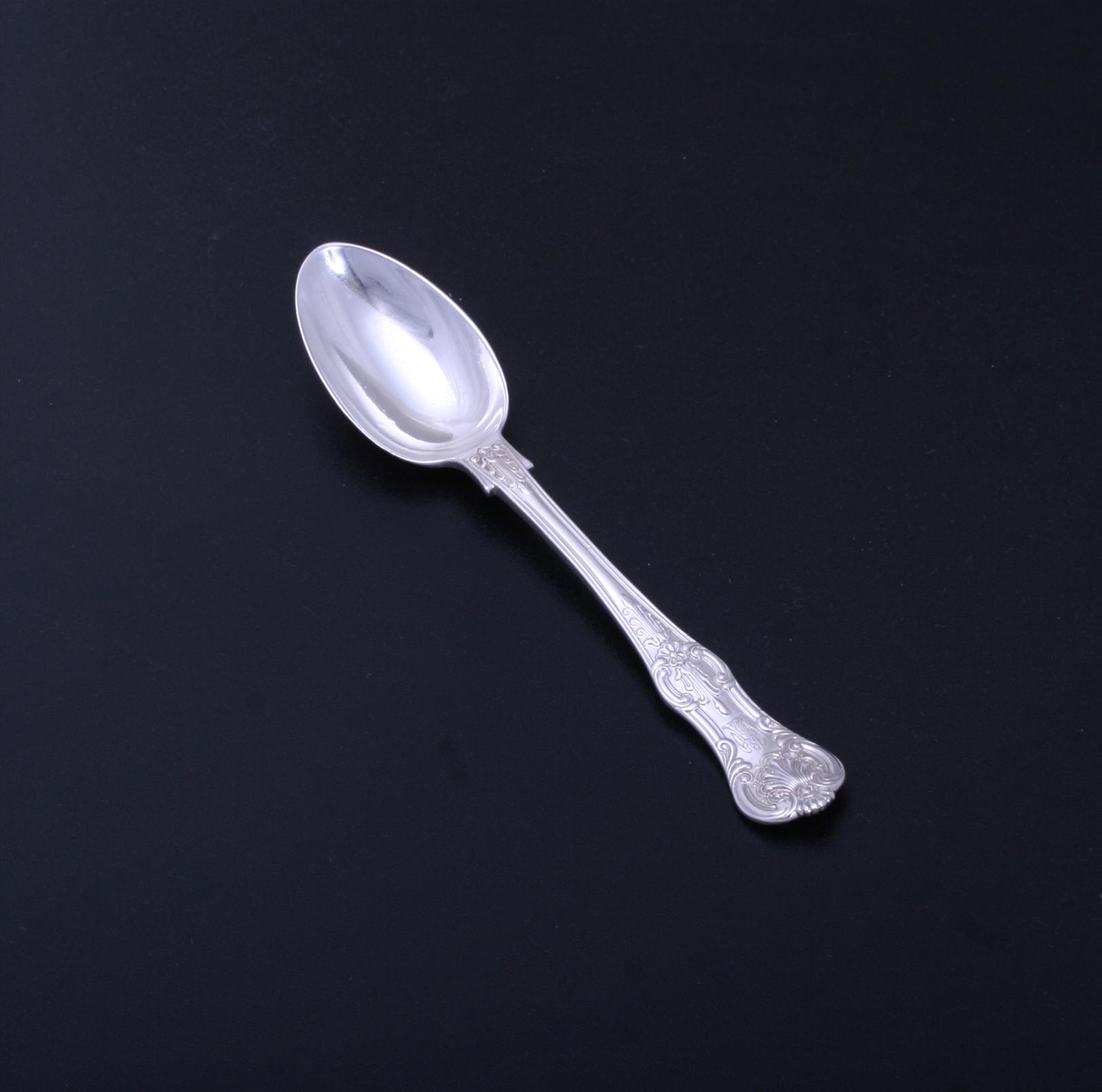 A Victorian silver Queen's pattern teaspoon : MyFamilySilver.com