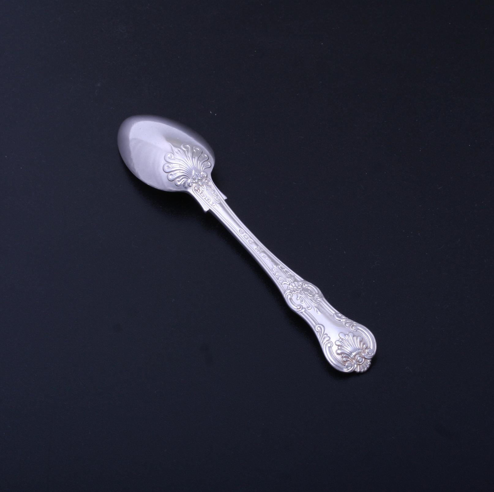 A Victorian silver Queen's pattern teaspoon : MyFamilySilver.com