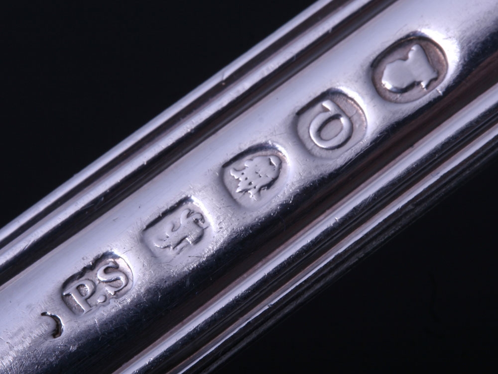 PAUL STORR: A fine pair of Regency fiddle, thread and shell pattern ...