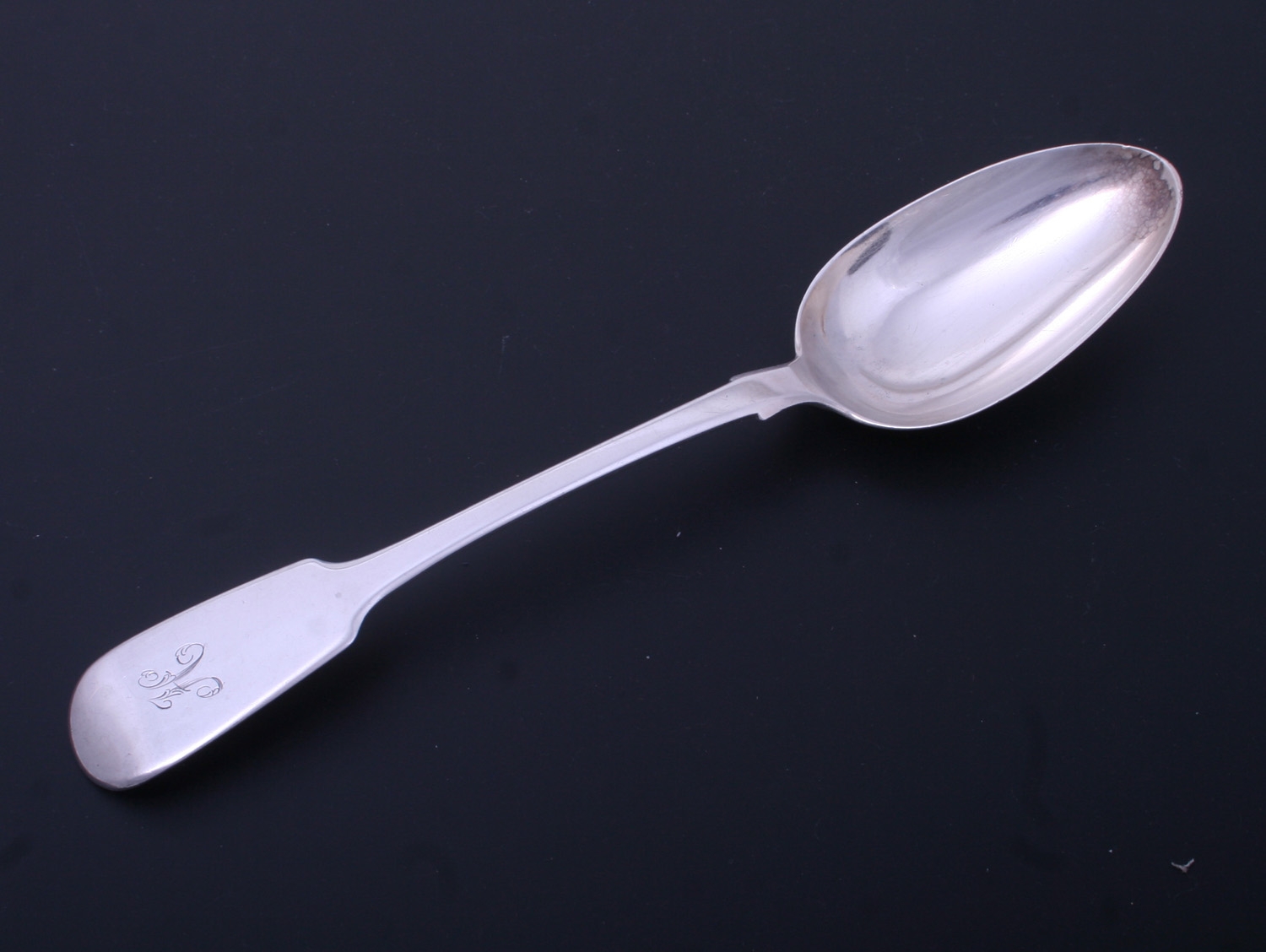 A William IV sterling silver fiddle pattern table spoon ...
