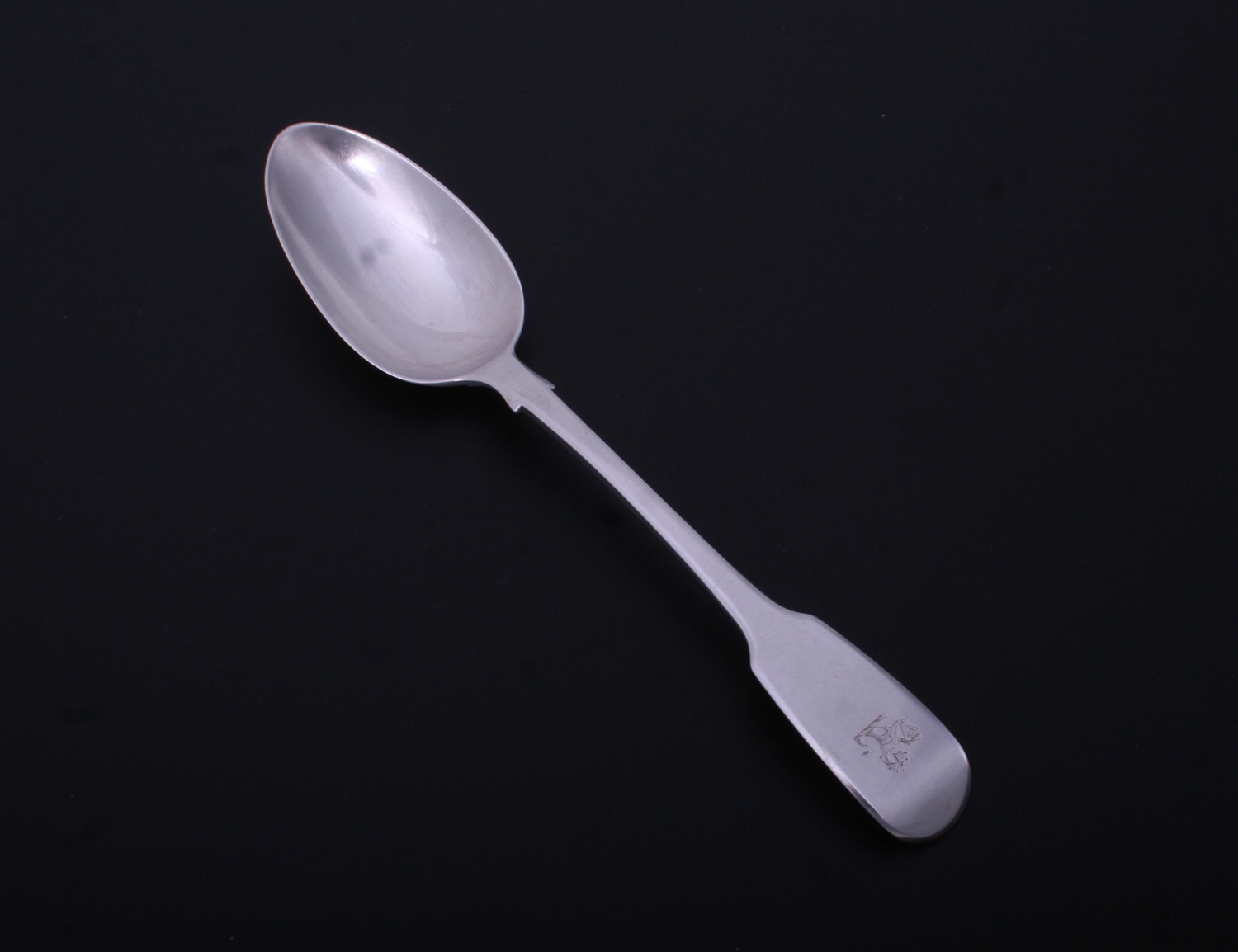 A Victorian sterling silver fiddle pattern table spoon : MyFamilySilver.com