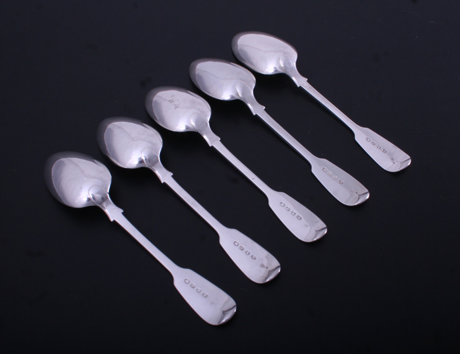 A set of five Victorian fiddle pattern sterling silver dessert spoons ...
