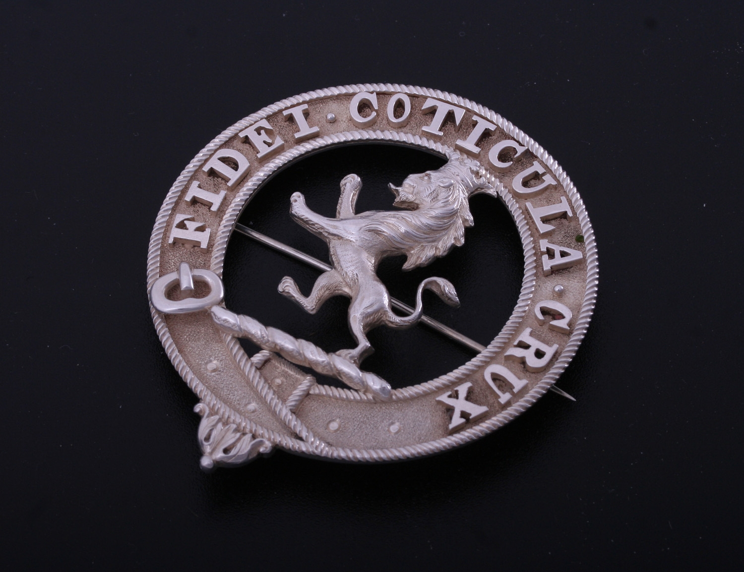 Rare Victorian silver badge for the VILLIERS family : MyFamilySilver.com