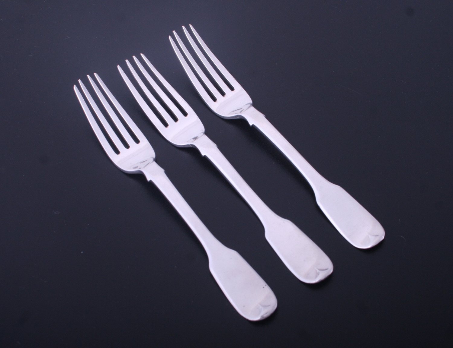 Three Irish William IV sterling silver fiddle pattern dessert forks ...
