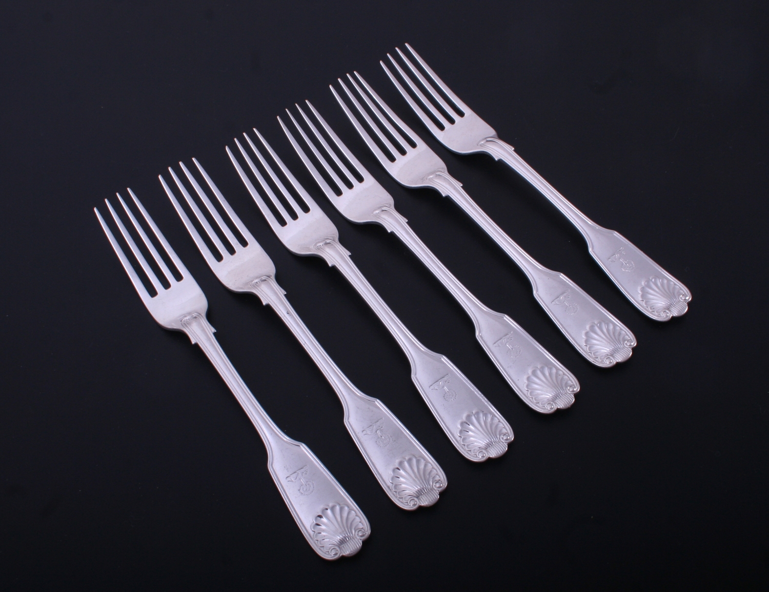 A set of six Irish Victorian fiddle, thread and shell pattern sterling ...
