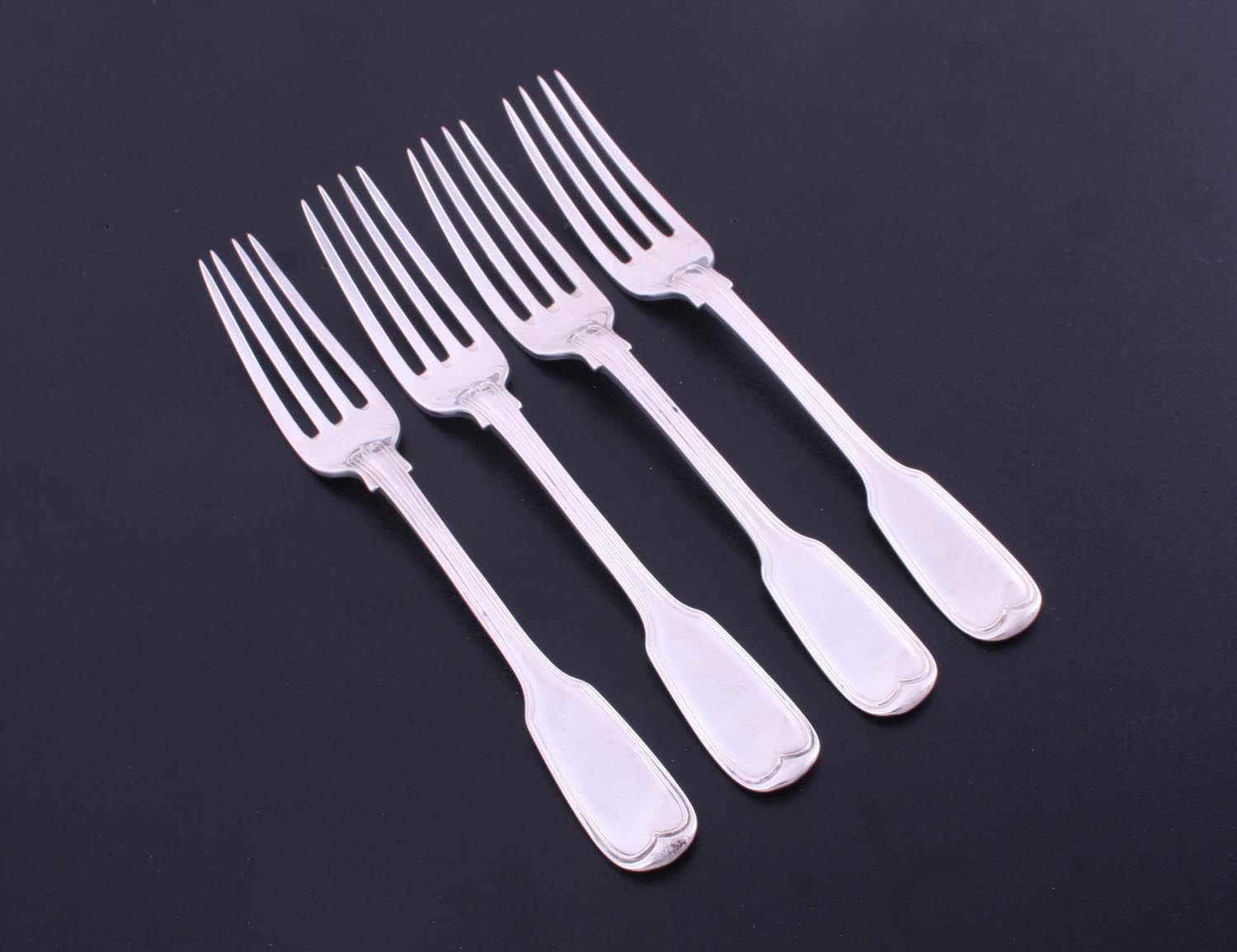 A set of four Victorian fiddle and thread pattern sterling silver ...
