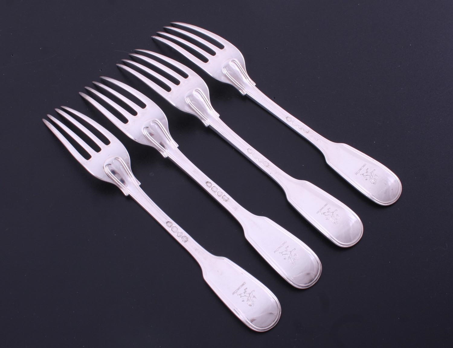 A set of four Victorian fiddle and thread pattern sterling silver ...